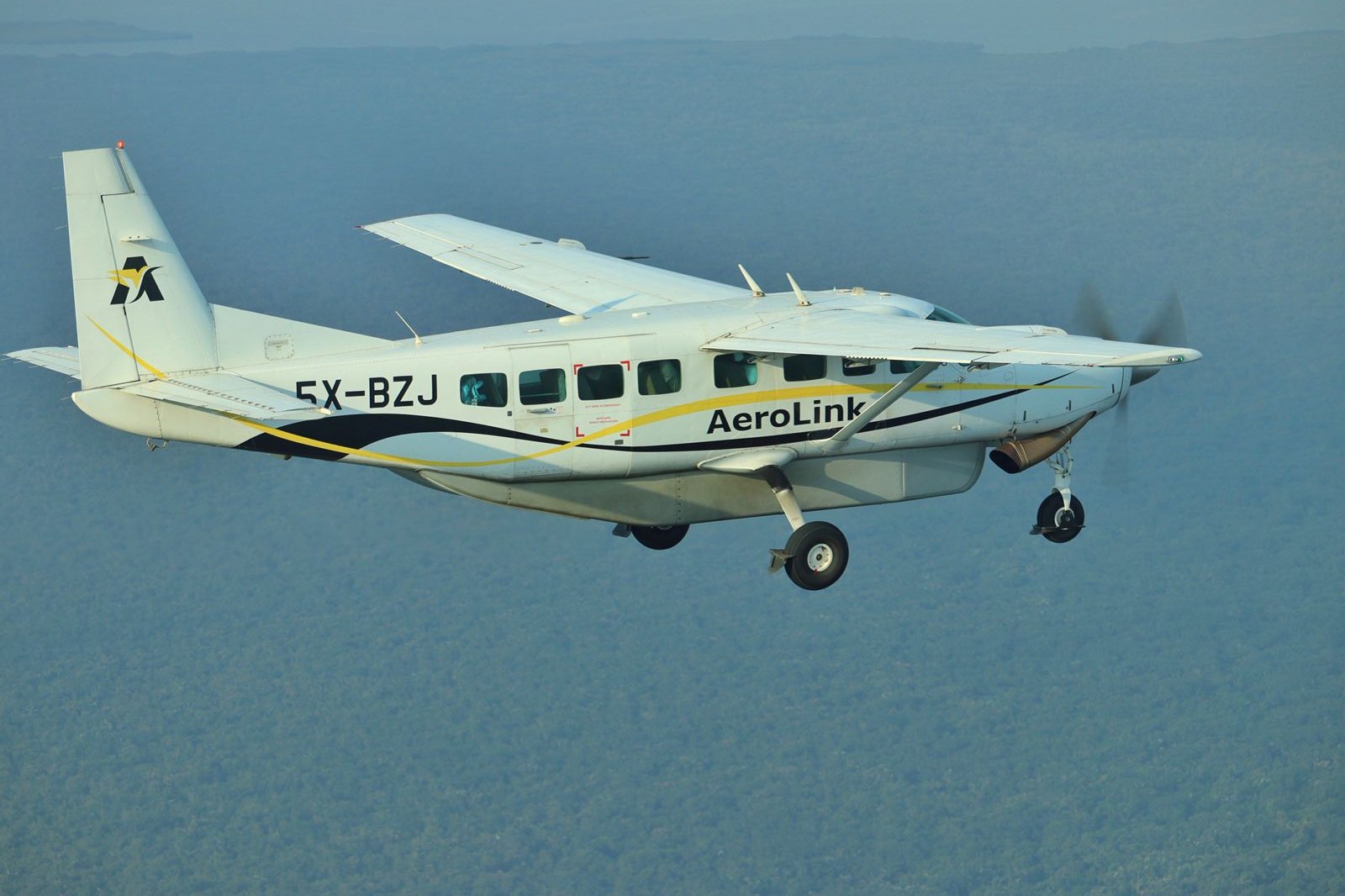 Uganda Flying Safaris | Luxury Fly-In Tours & Air Transfers